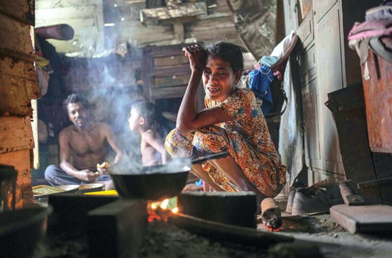 Urban Poverty Triples in Sri Lanka amid Enduring Crisis – Ilankai Tamil ...